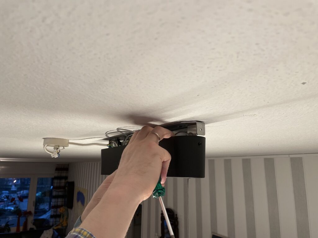 Step-by-step guide: How to install the Philips Hue Ensis - Hueblog.com
