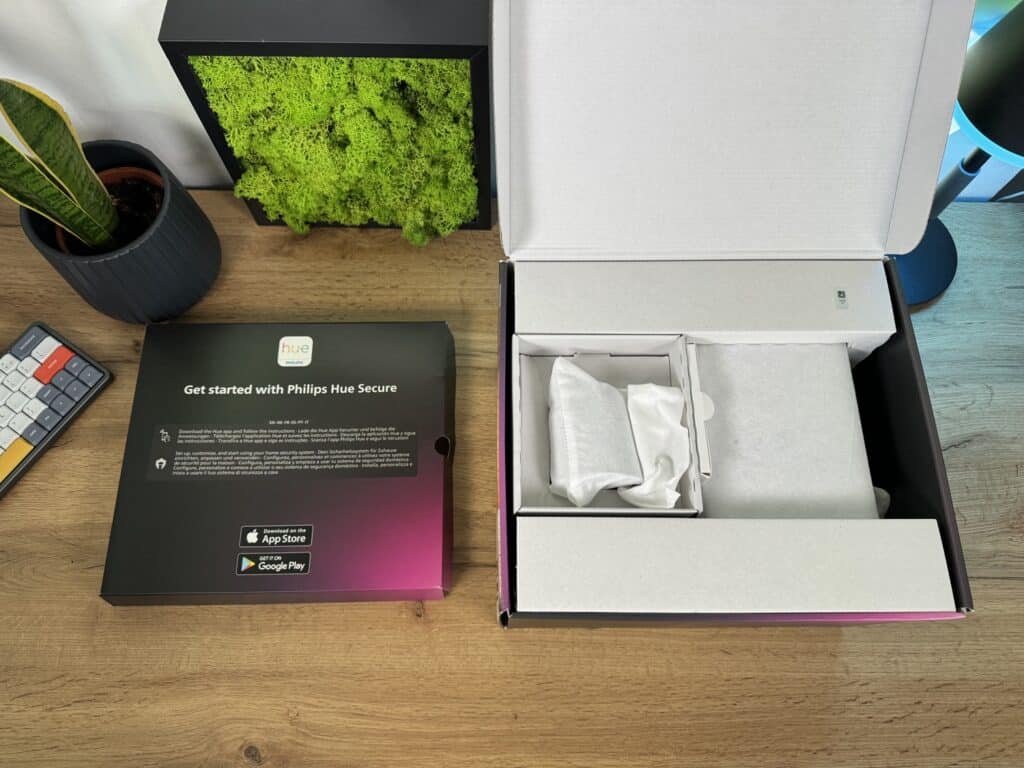 Unboxing: The new Philips Hue Secure floodlight camera - Hueblog.com