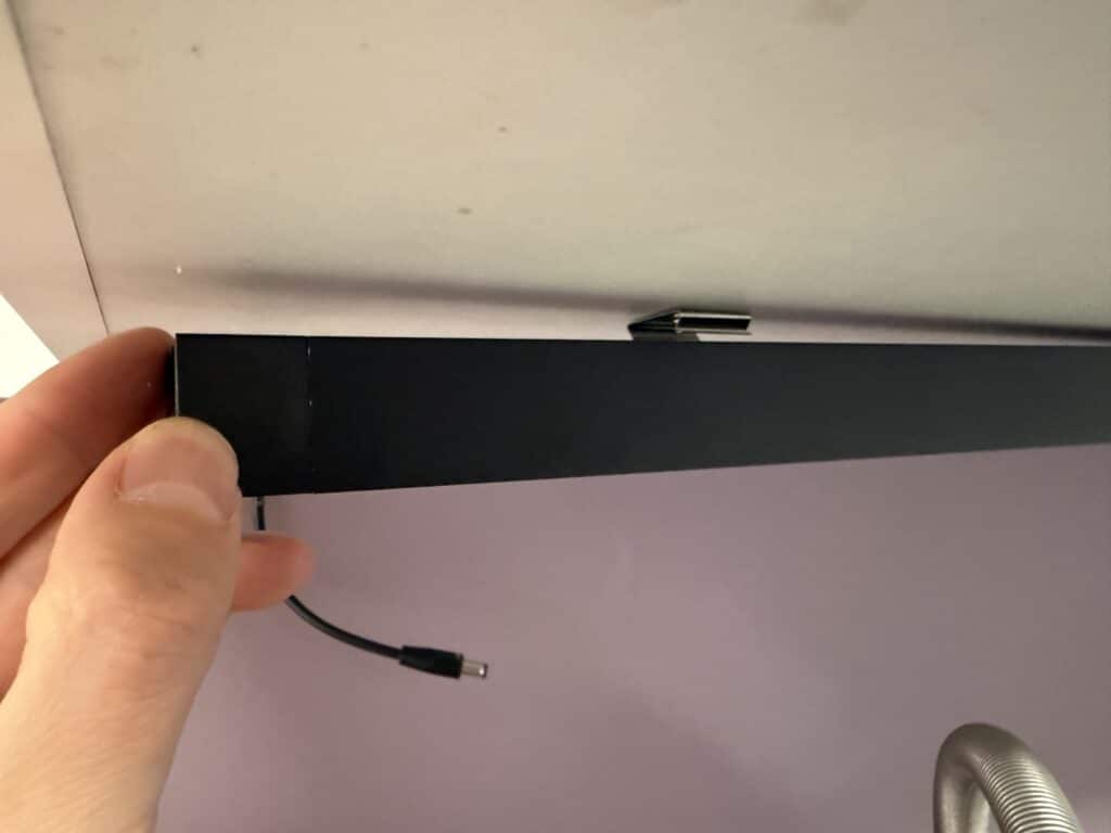 Philips Hue Linear Gradient: Light strip in collaboration with Nobilia ...